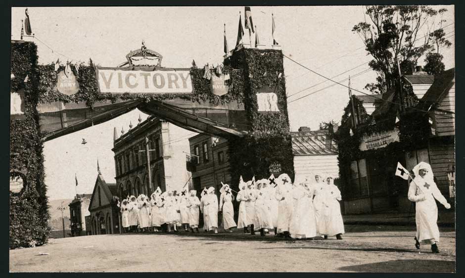 Red Cross nurses in peace celebrations procession | NZHistory, New ...