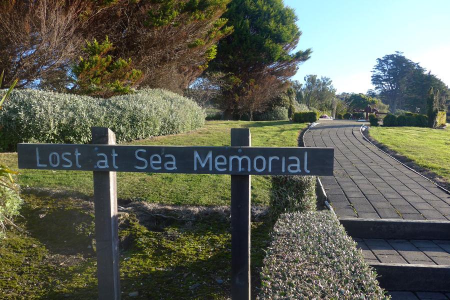 Lost at sea memorial, Bluff | NZ History